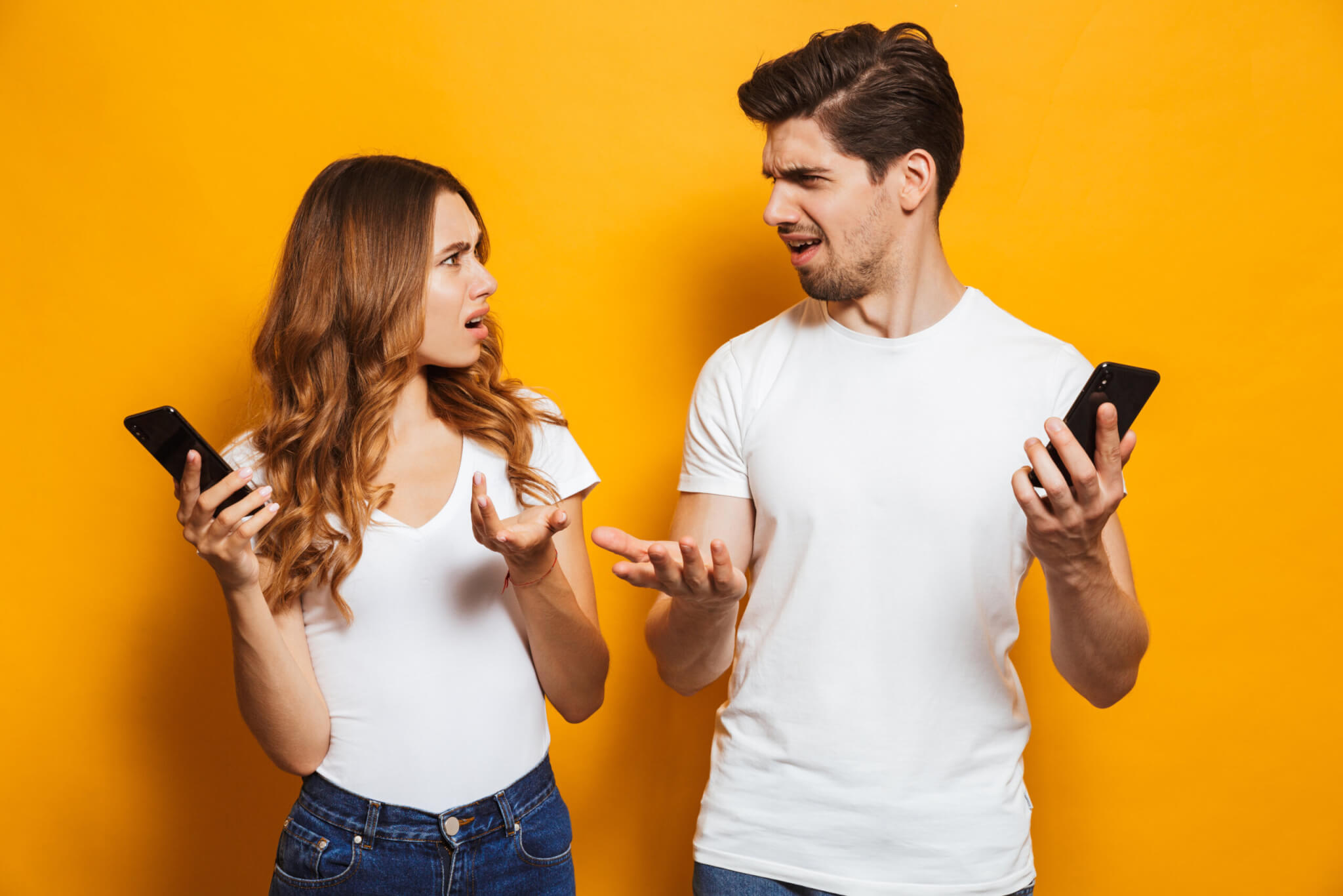 What is Fexting? 6 Ways to Avoid Ruining Relationships Via Text Messages