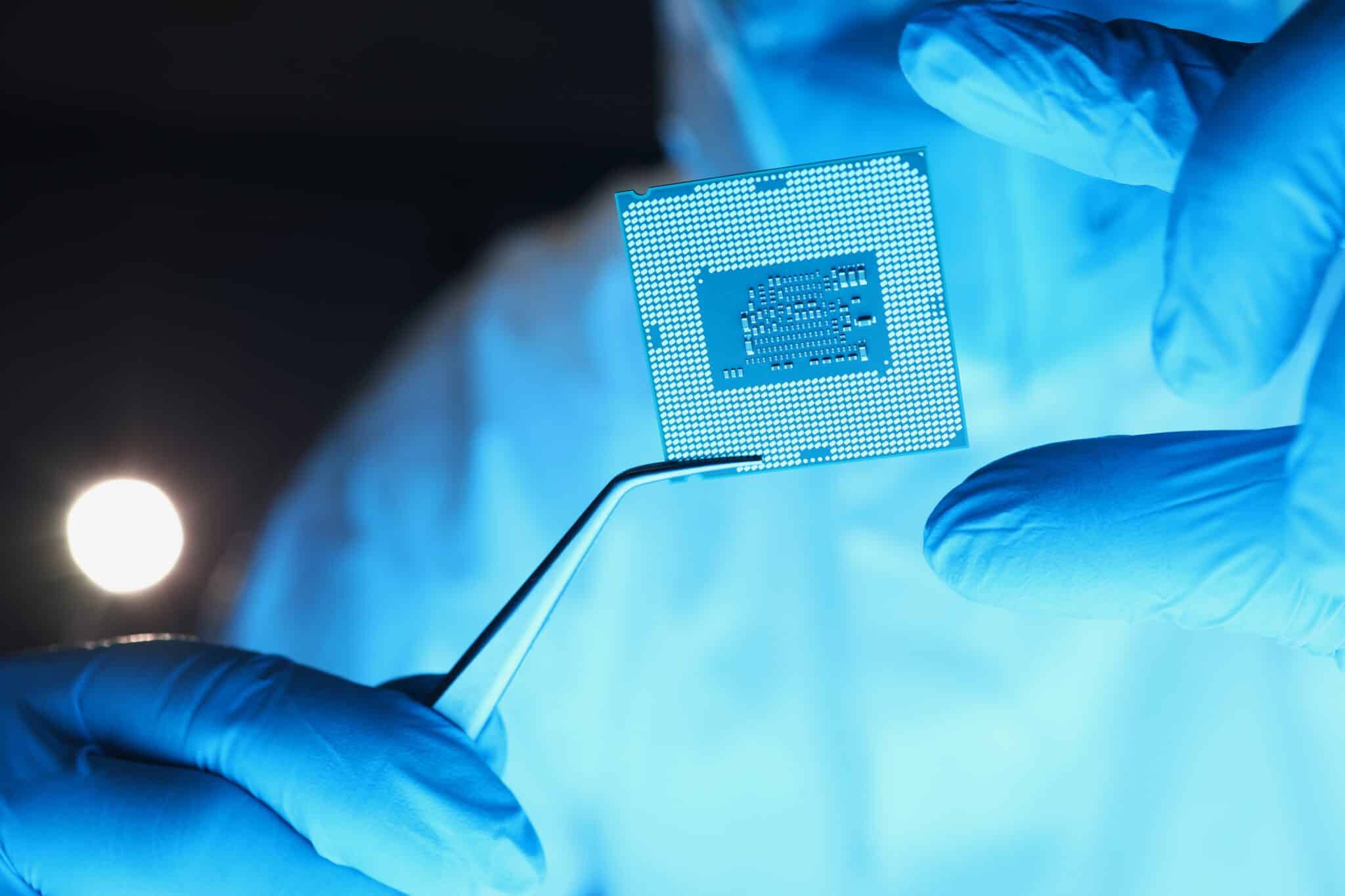Photonic Computer Chips: Advantages and Challenges