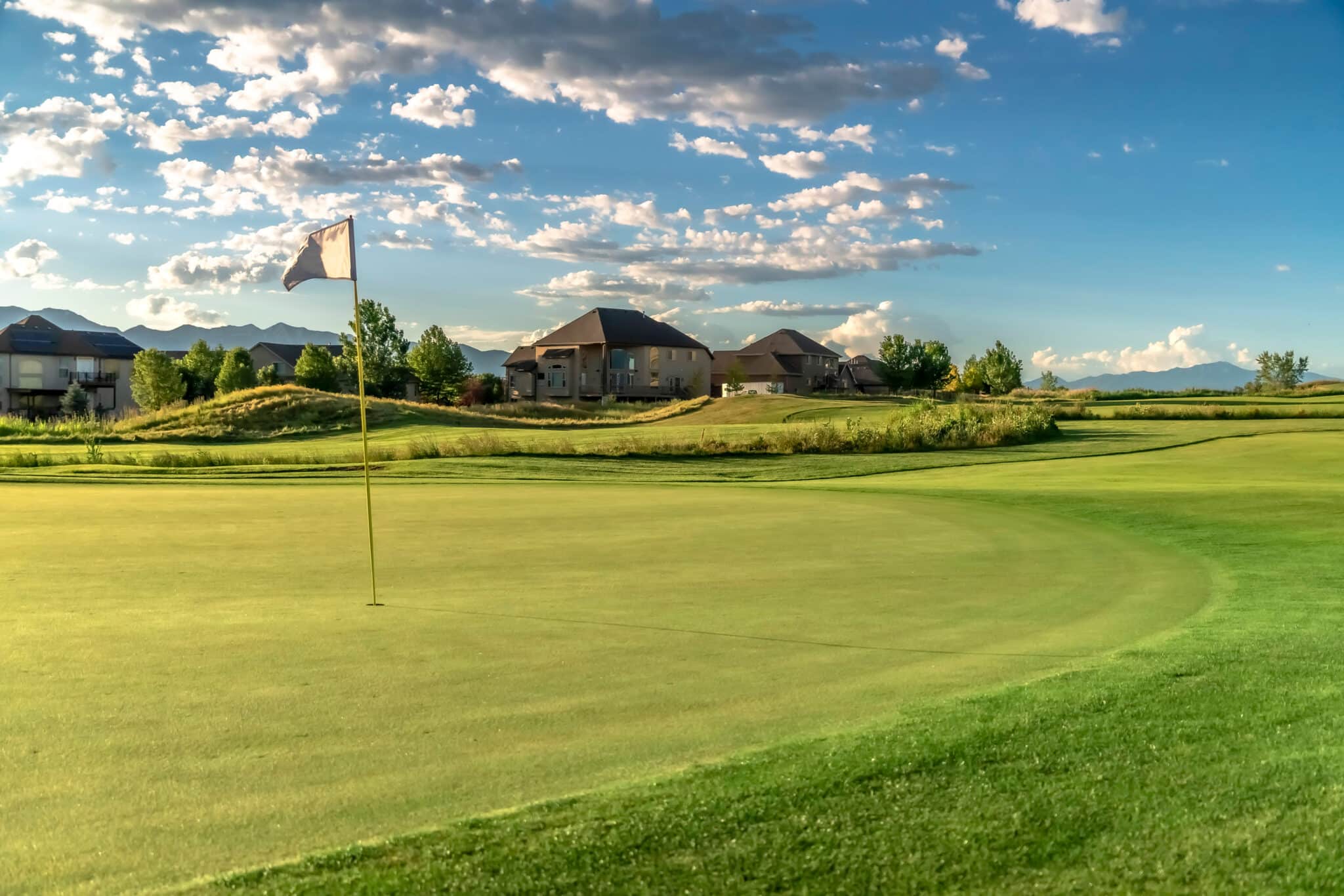 Scientists Sound Alarm: Living Near A Golf Course Raises Parkinson's ...